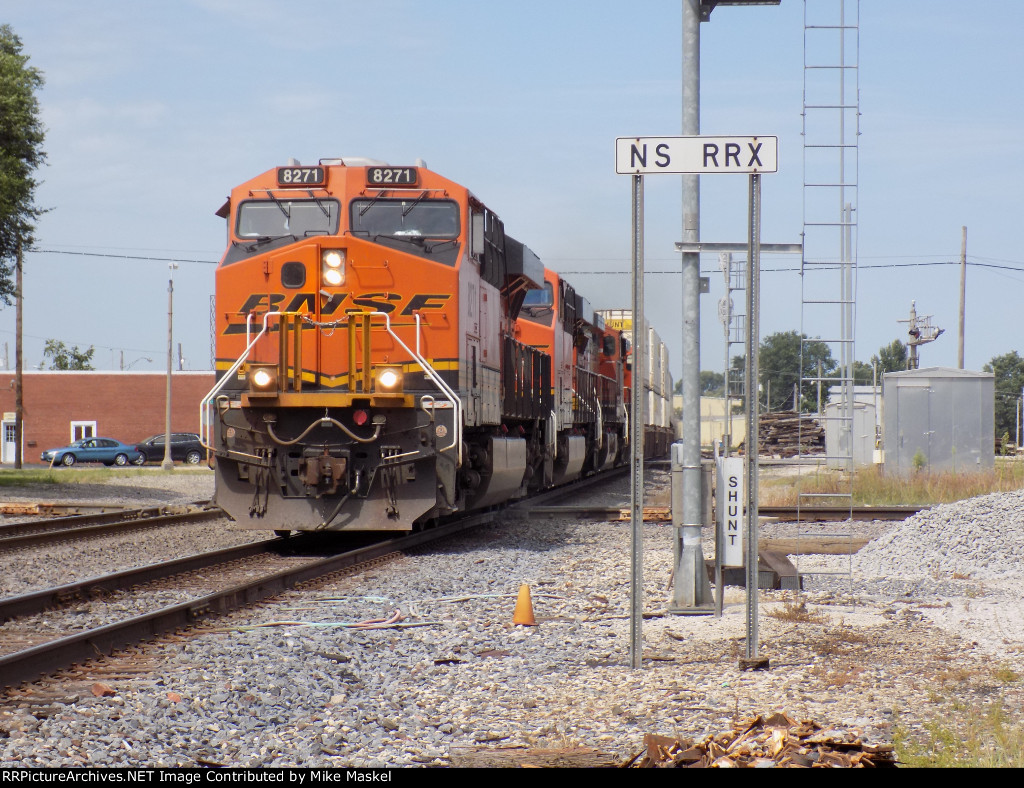 BNSF 8271